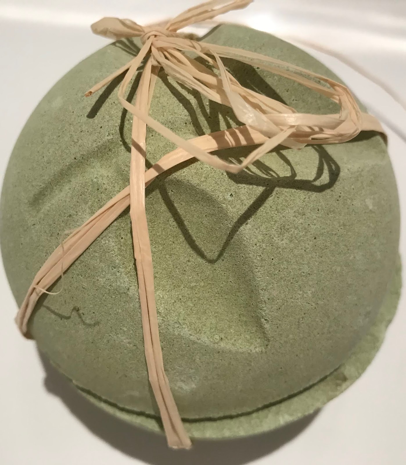 All Things Lush UK: Herbal Green Tea Giant Bombshell