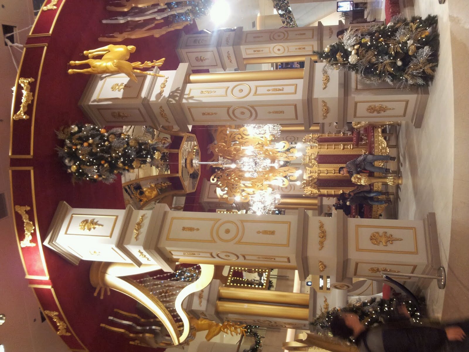 Hotels I Visit: Christmas decorations at the Ritz Carlton Hong Kong