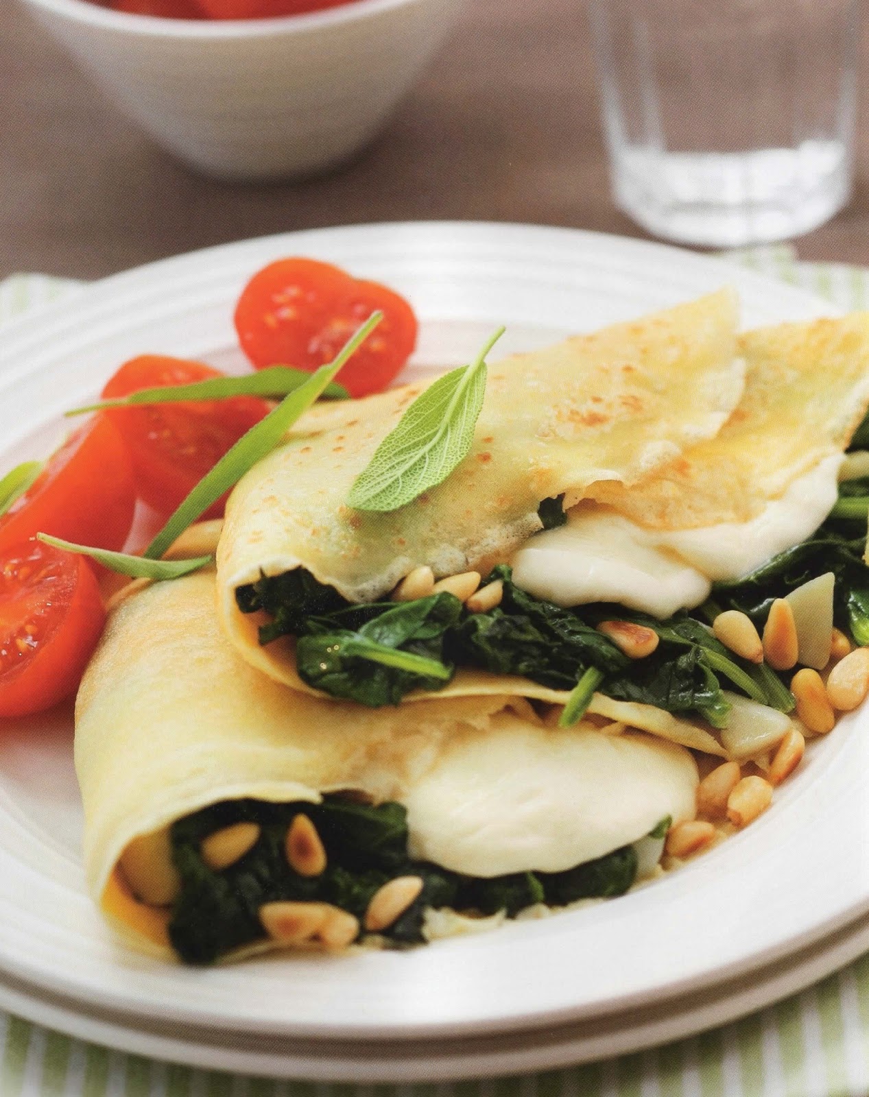 PANCAKES WITH SPINACH AND MOZZARELLA