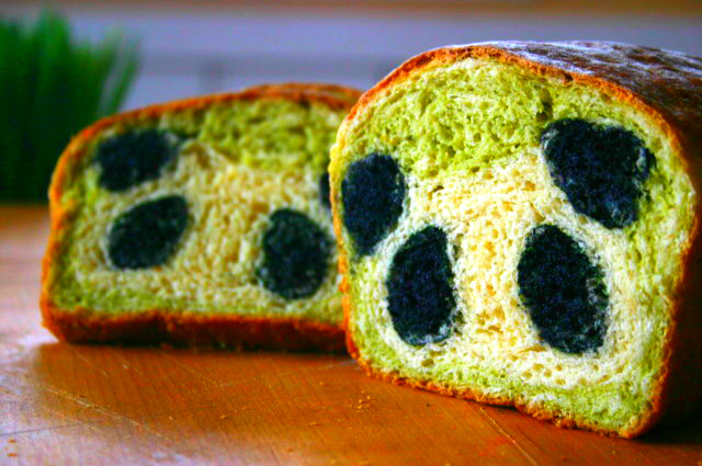 SimplySweeter: Panda Bread!