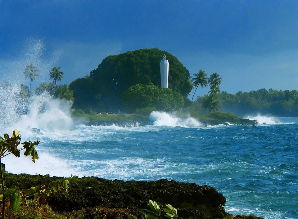 Pngs Landmark Kalibobo Lighthouse Whats Good Pacific
