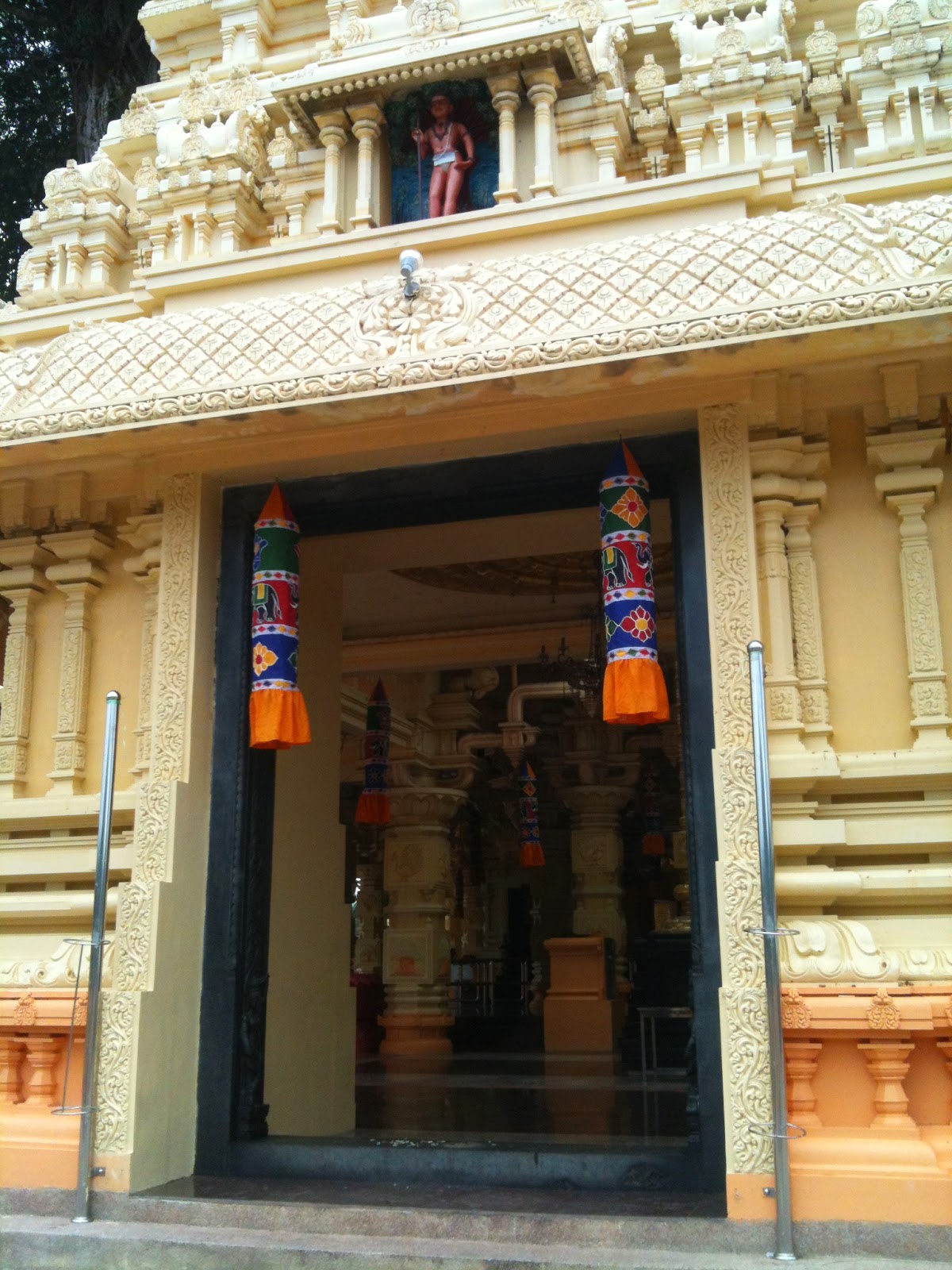 There's more to life: Sri Maran Marathandavar Temple, Maran
