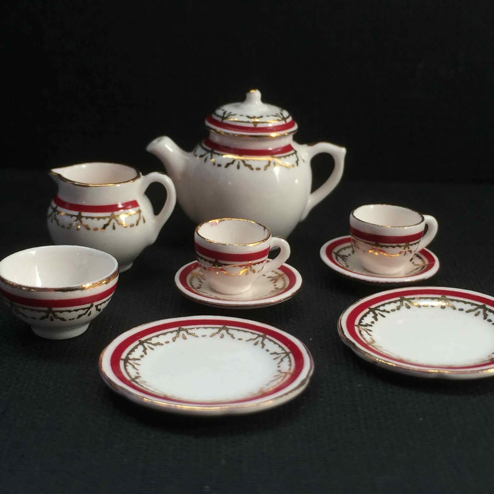 Tea set Red Sovereign