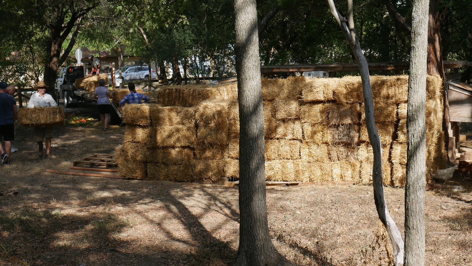 Light Straw Clay Construction: The Orientation – Offgridburbia