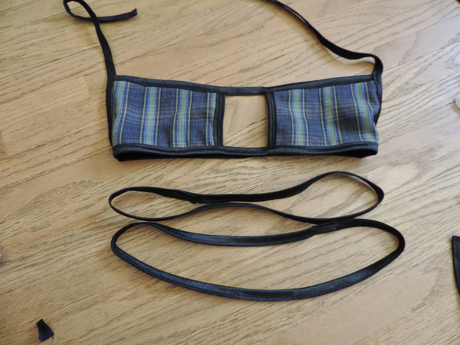 vintage rose : DIY: One Teaspoon Caged Bra