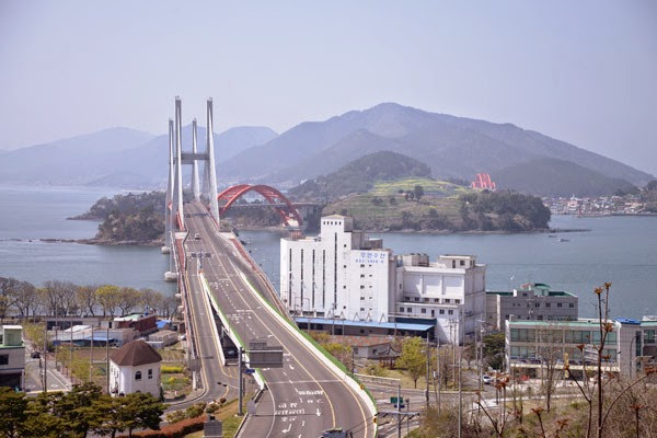 Travel Korea - Gyeongnam: Sacheon, where bridges themselves make the ...