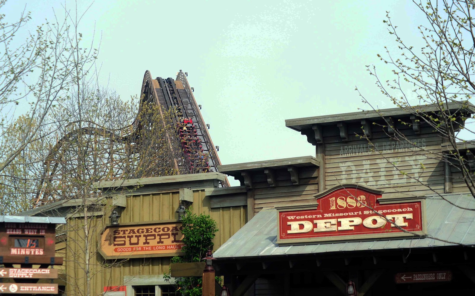 NewsPlusNotes: Scott And Carol Present A Look at OutLaw Run