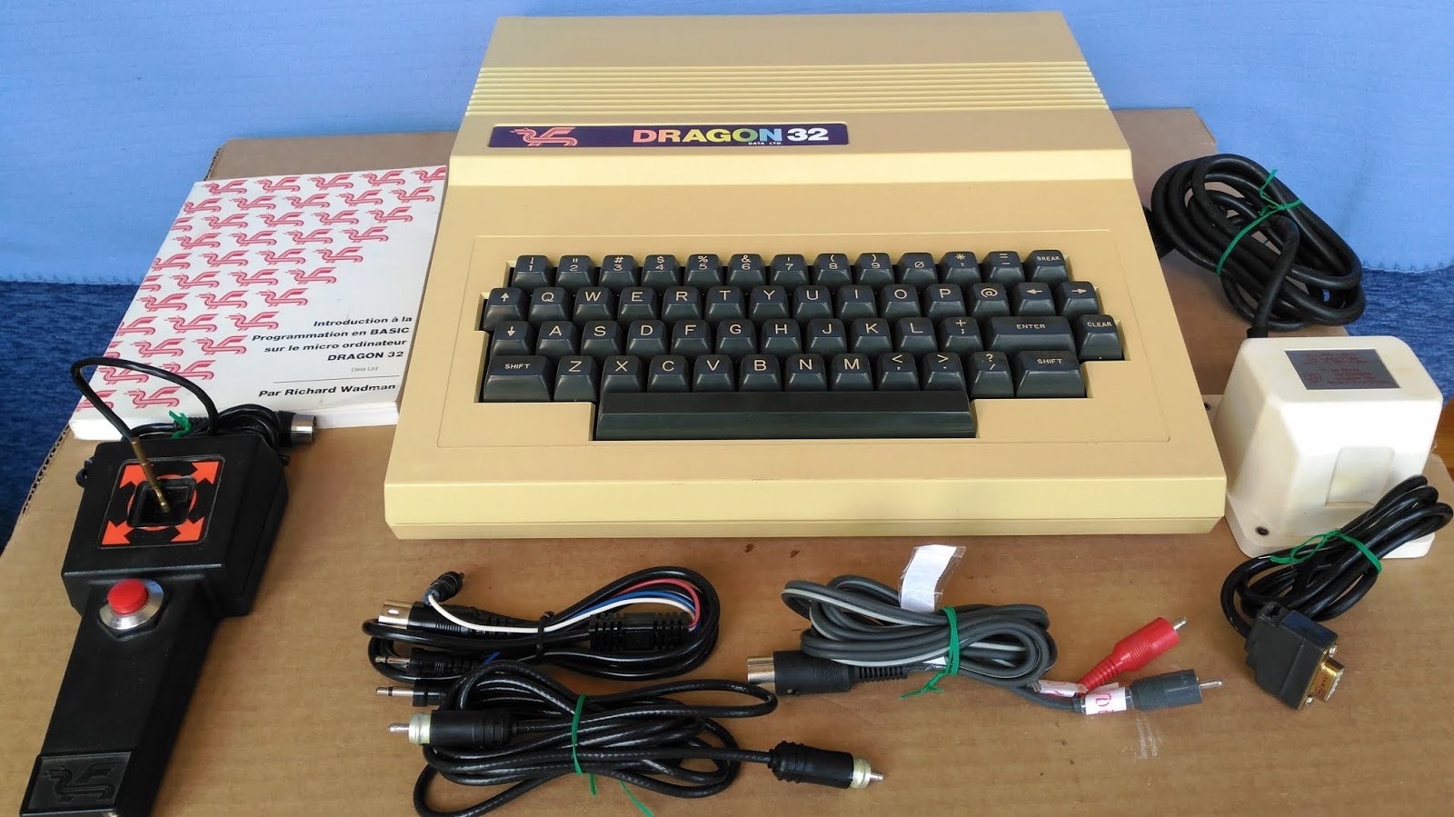 Retro Ordenadores Orty: Ordenador Dragon 32 (MK II ISSUE 6) (ES) (1984)