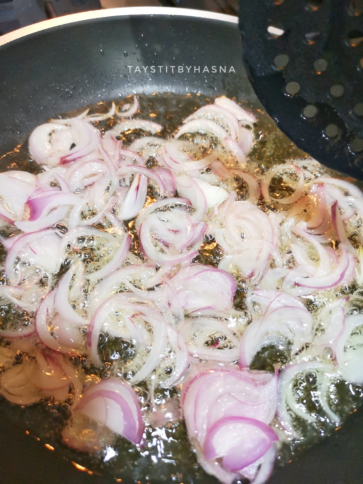 Koshari/ Kosheri - An Egyptian Delight | Taystit by Hasna