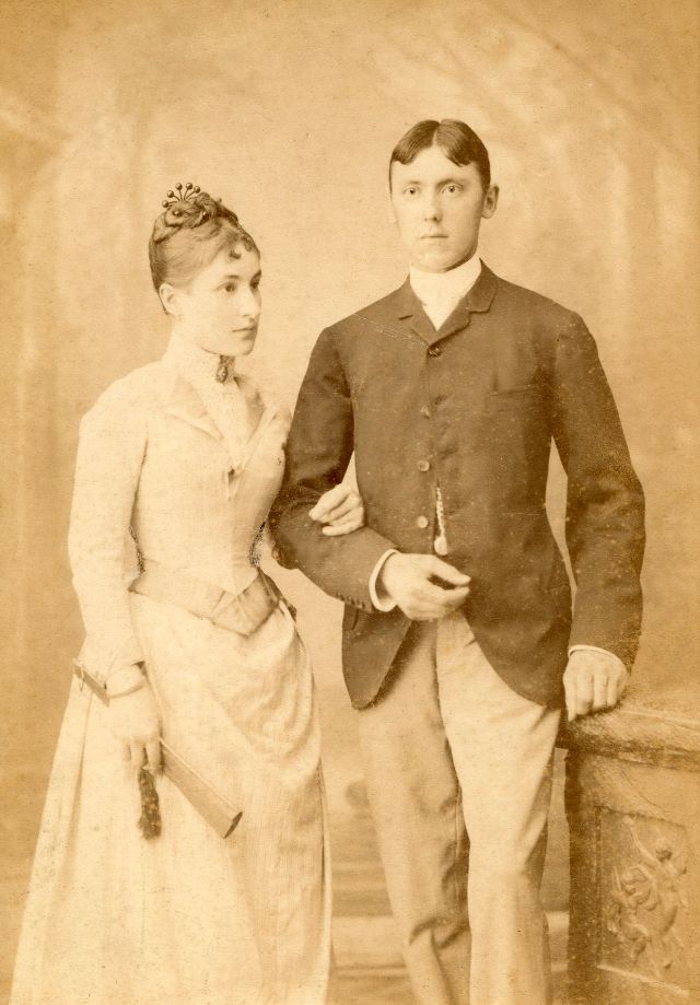 38 Cool Pics Show What Couples Looked Like in the 19th Century ...