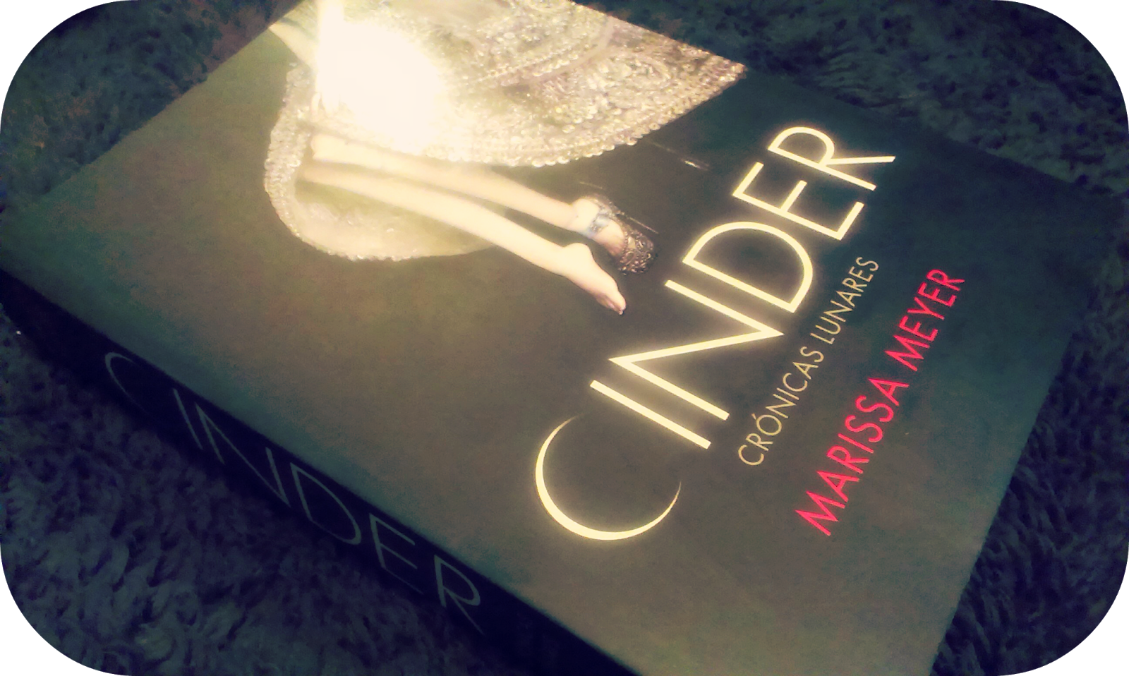 Volar entre lineas: Cinder - Marissa Meyer