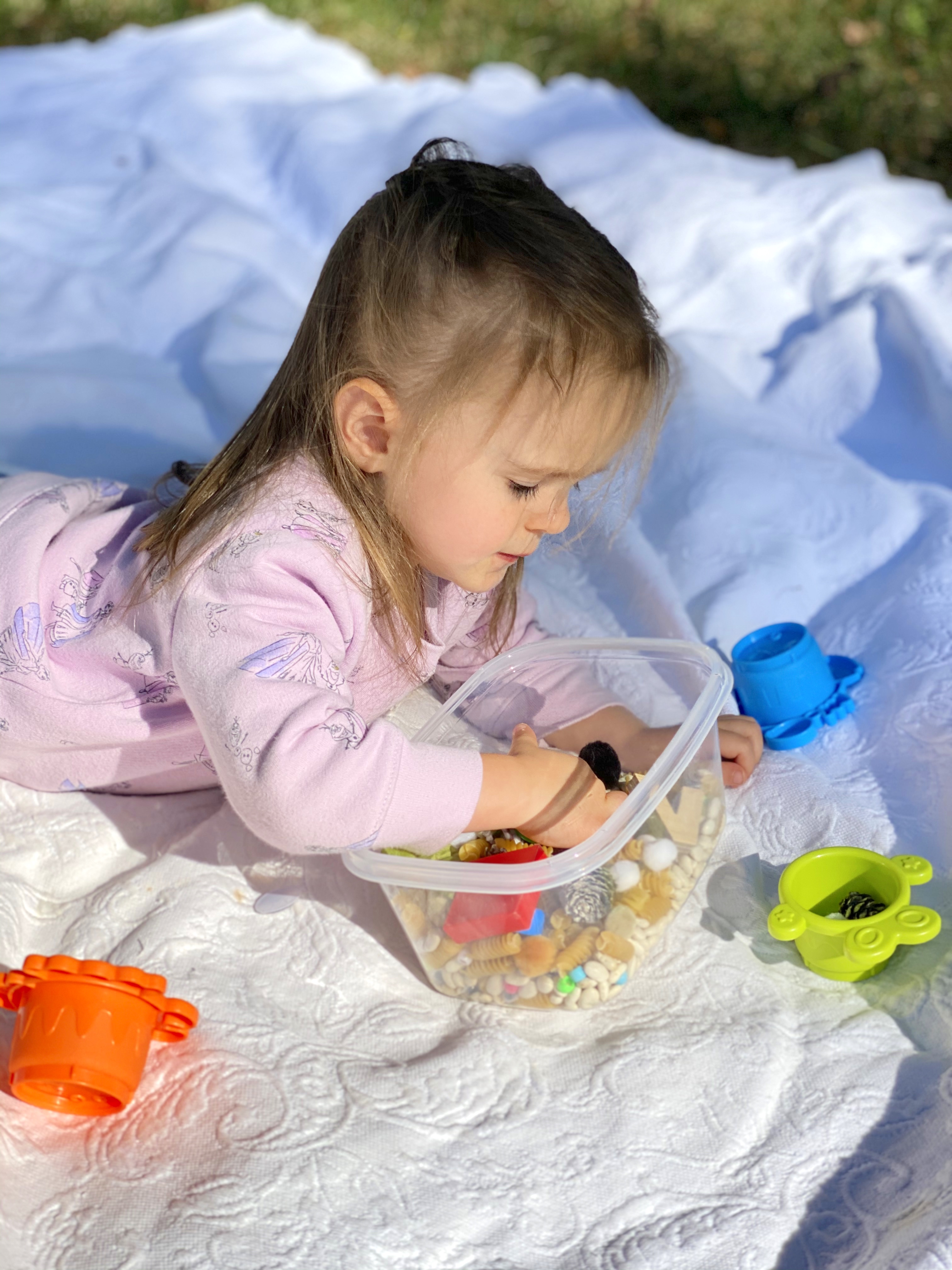 Dress Beautifully: Mamma Monday: Sensory Box