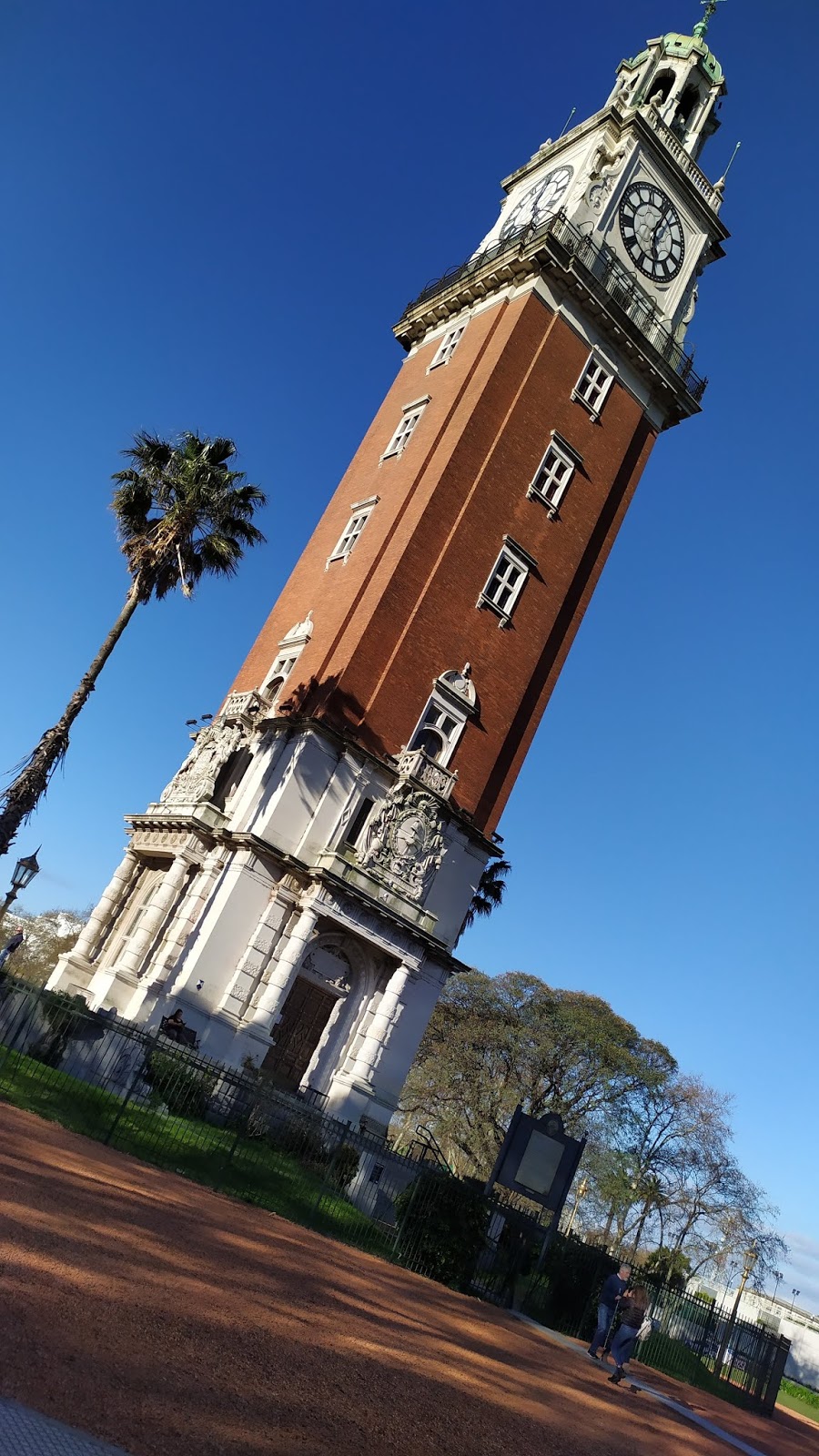 VIAJERO RODANTE: Torre Monumental, Retiro, Buenos Aires