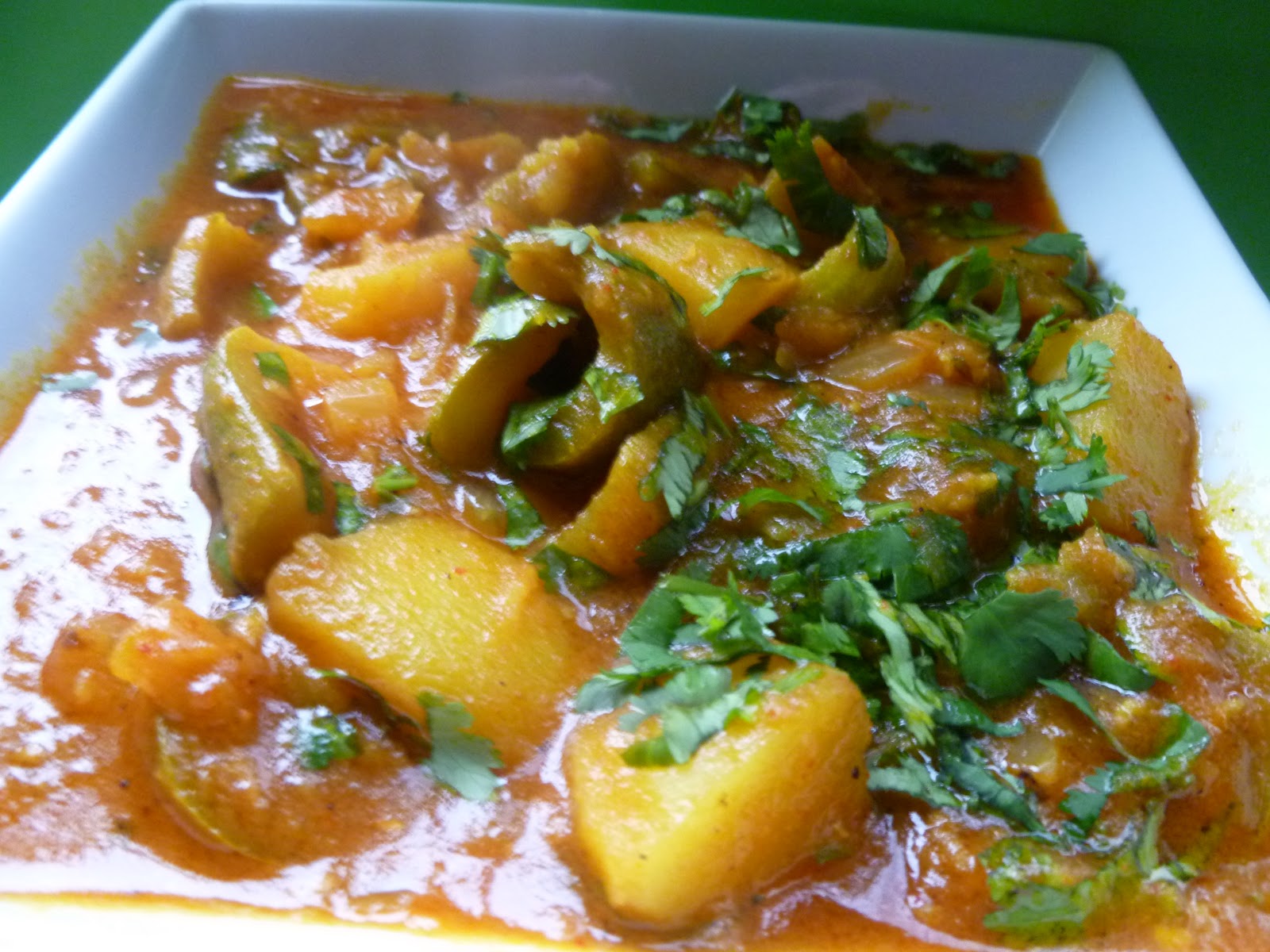 Nisha's Kitchen: Quick Aloo Parwal