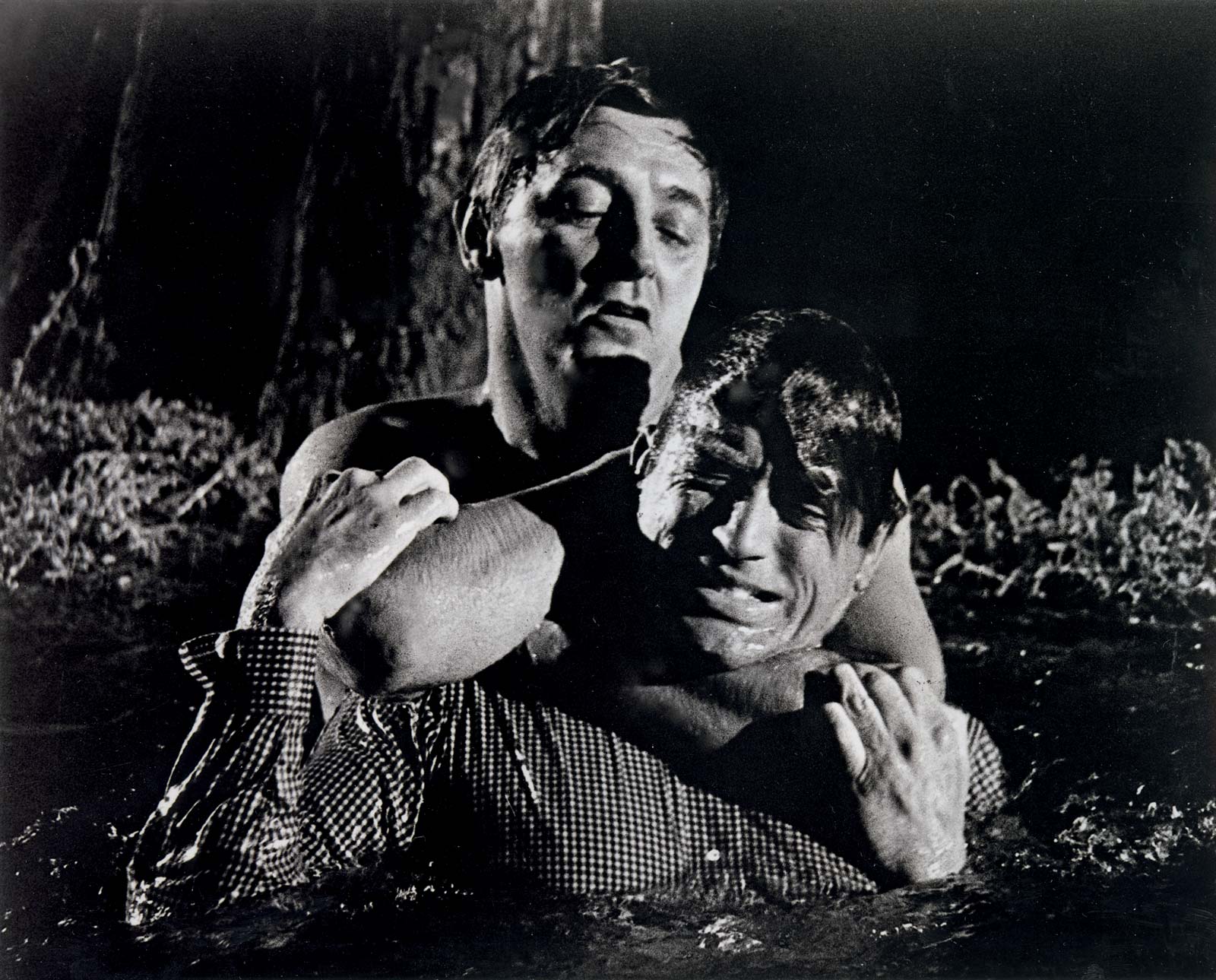 Scorsese Goes To Camp With CAPE FEAR White And Average scorsese-goes-to-camp-with-cape-fear-white-and-average