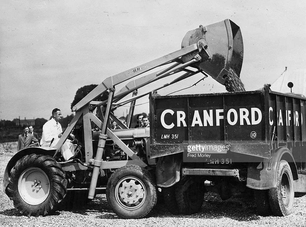 Maarakennus koneita.: BRAY