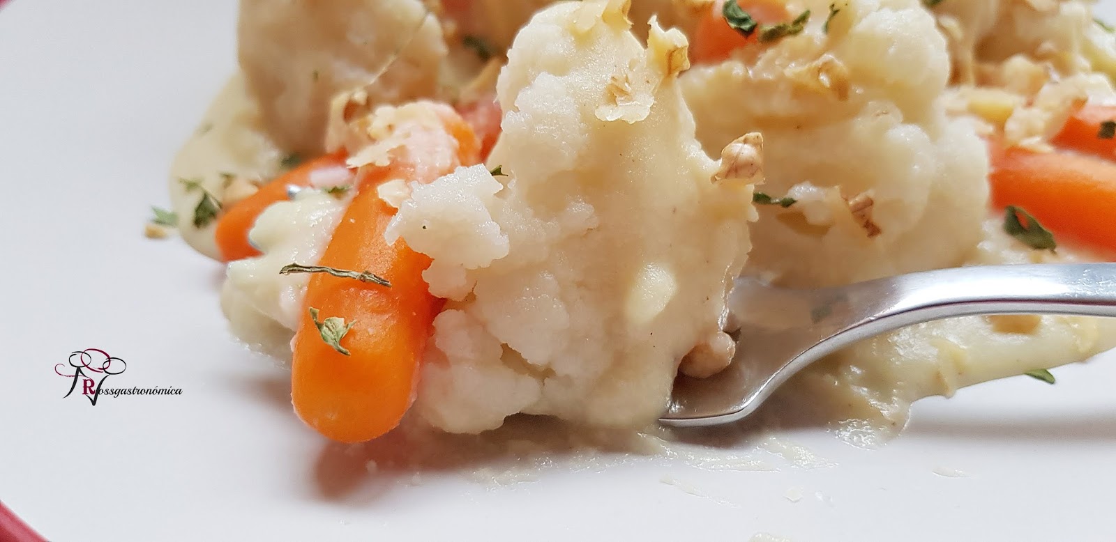 Coliflor con salsa de queso
