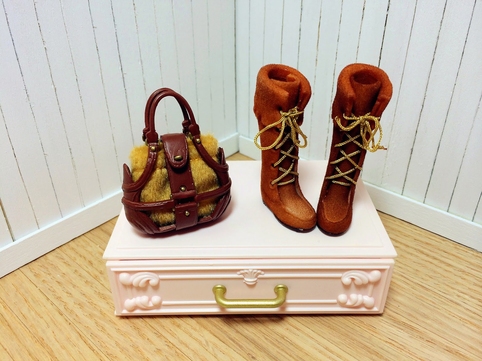 Moonrabbit_ly's Miniature World: Re-ment Petite Shoes And Purses