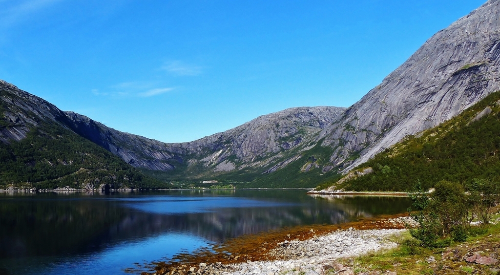 Nordis's NaturFoto: Stetind, Norway's national mountain and the nature.