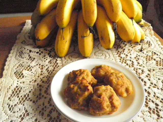TREAT & TRICK: JEMPUT2 PISANG/ BANANA FRITTERS (BAKED)