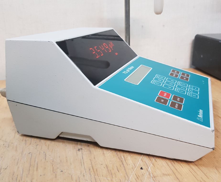 EquipmentHolic: 713 PH Meter Metrohm