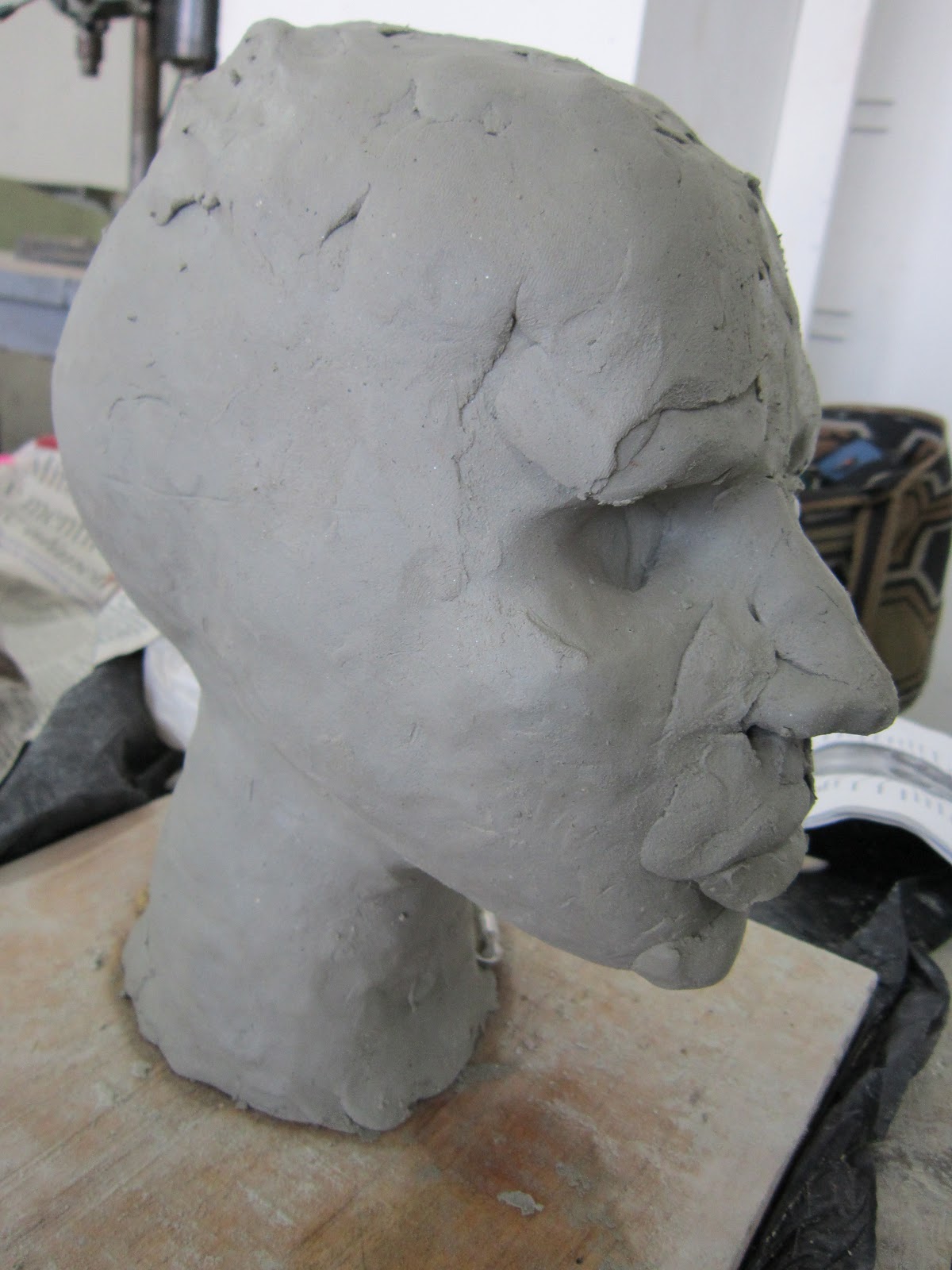 procesos en modelado: cabeza humano arcilla