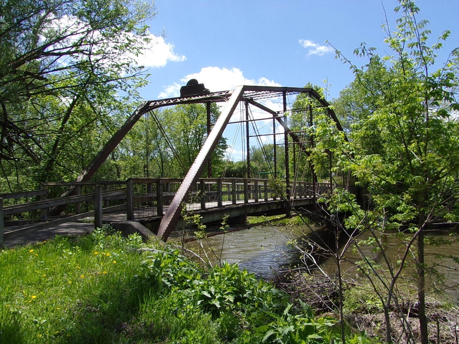 Oeschner Park Zoo and River Walk in Baraboo, WI