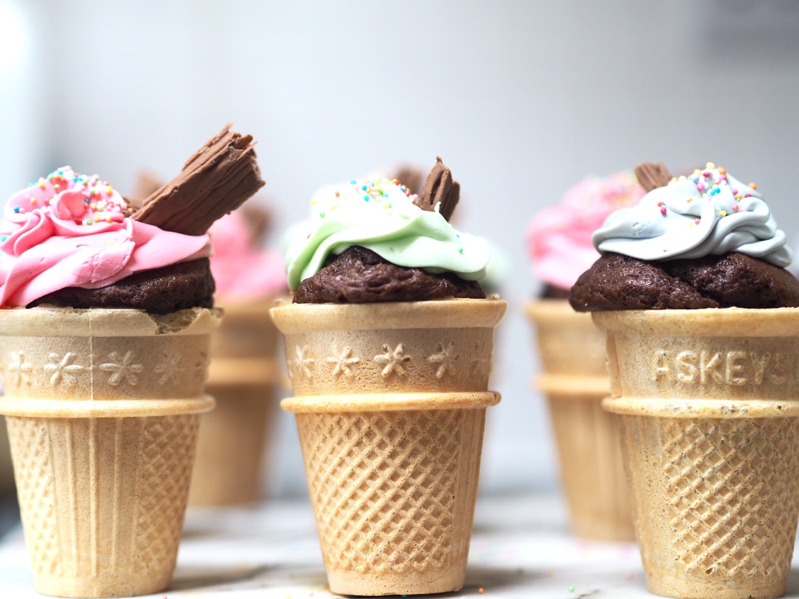 How To Create A Fun & Colourful Ice Cream Themed Birthday Party - Eat ...