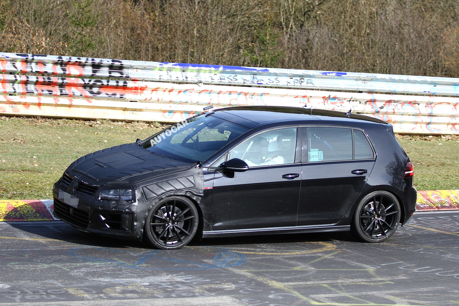 Nuova Volkswagen Golf R: test al Nurburgring
