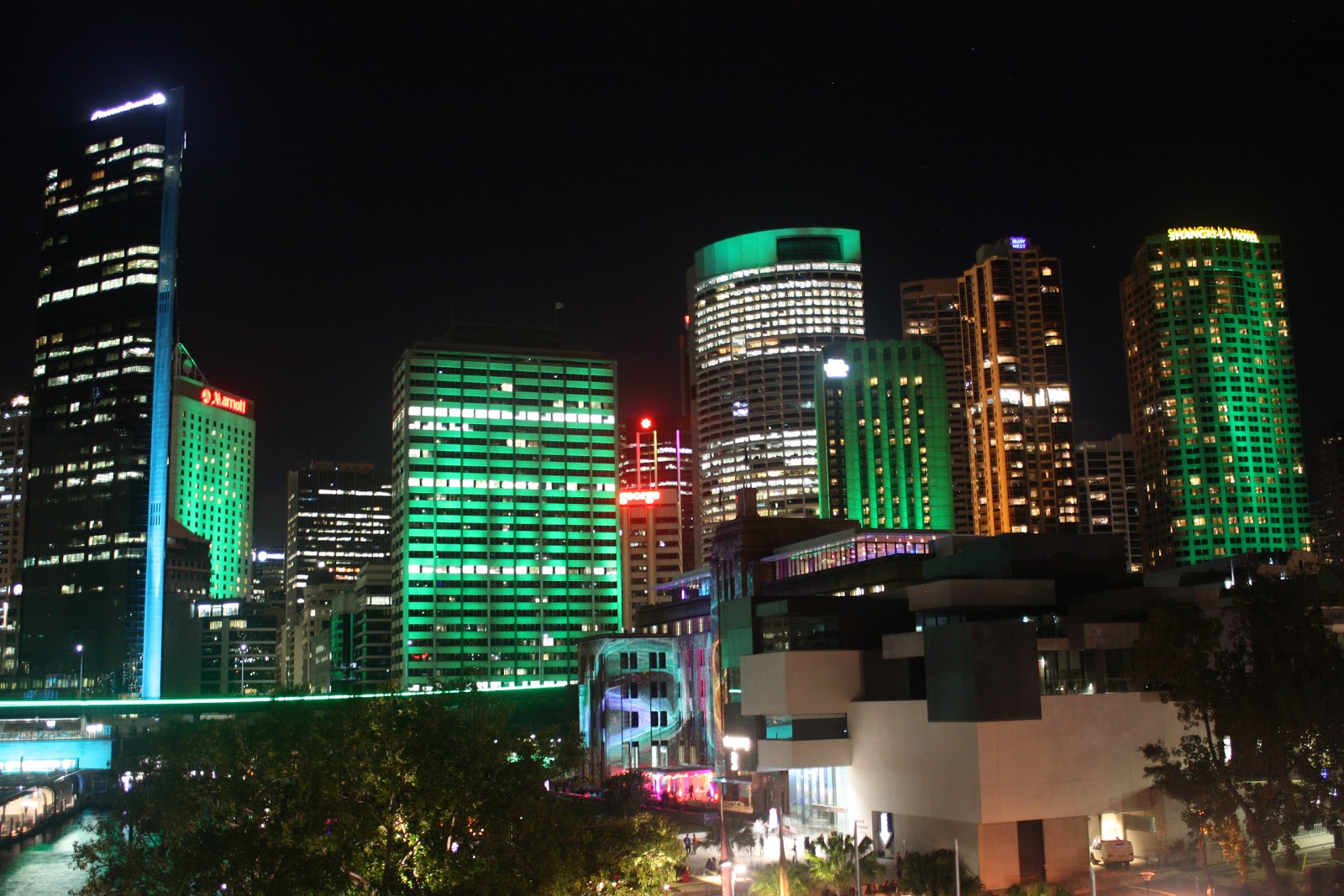 Sydney - City and Suburbs: Sydney skyline, Vivid Sydney, Colours of Vivid