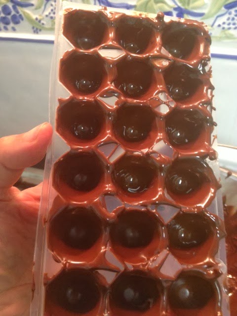 BOMBONES DE CHOCOLATE RELLENOS