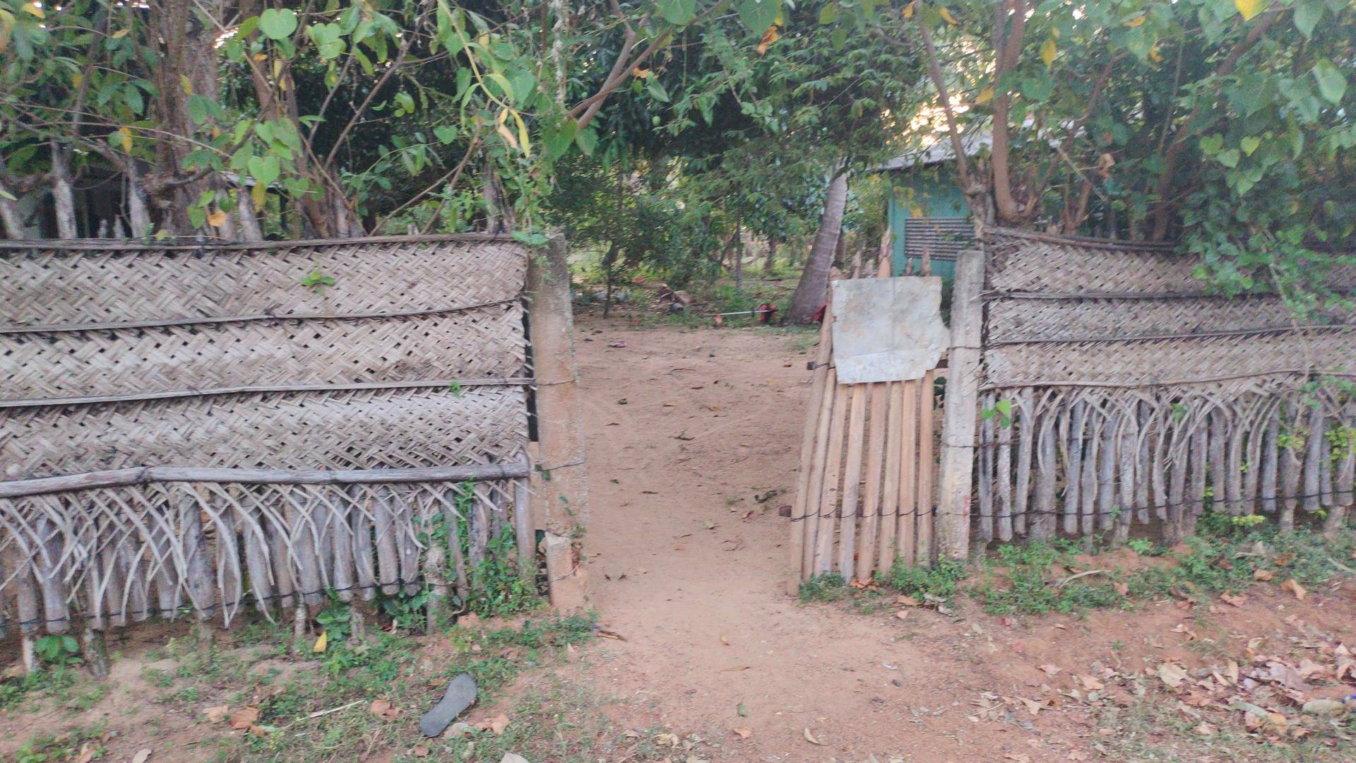 வாள்வெட்டு! 11 பேர் படுகாயம்!! கிளிநொச்சியில் சம்பவம்! - pathivu