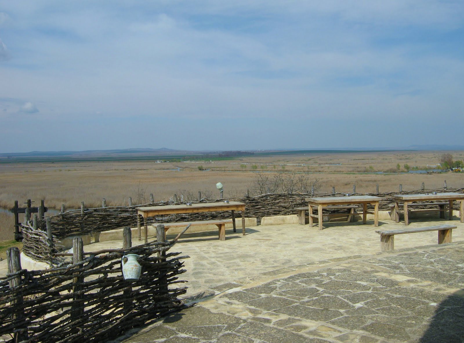 Country inside: Grota Zmeului de la Enisala ~18 Aprilie 2011~ (postată ...