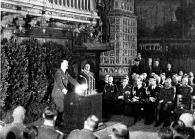 NAZI JERMAN: Foto Adolf Hitler Sebagai Demagog (Ahli Pidato)