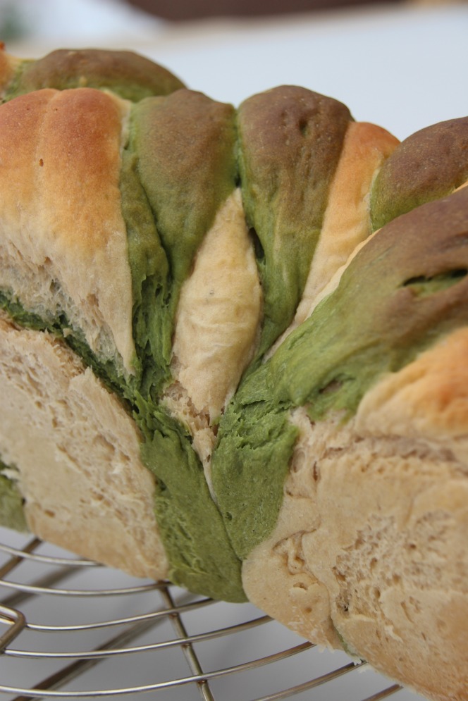 Sabor en cristal: Pan de leche y te verde (Green Tea Hokkaido Milk Loaf)