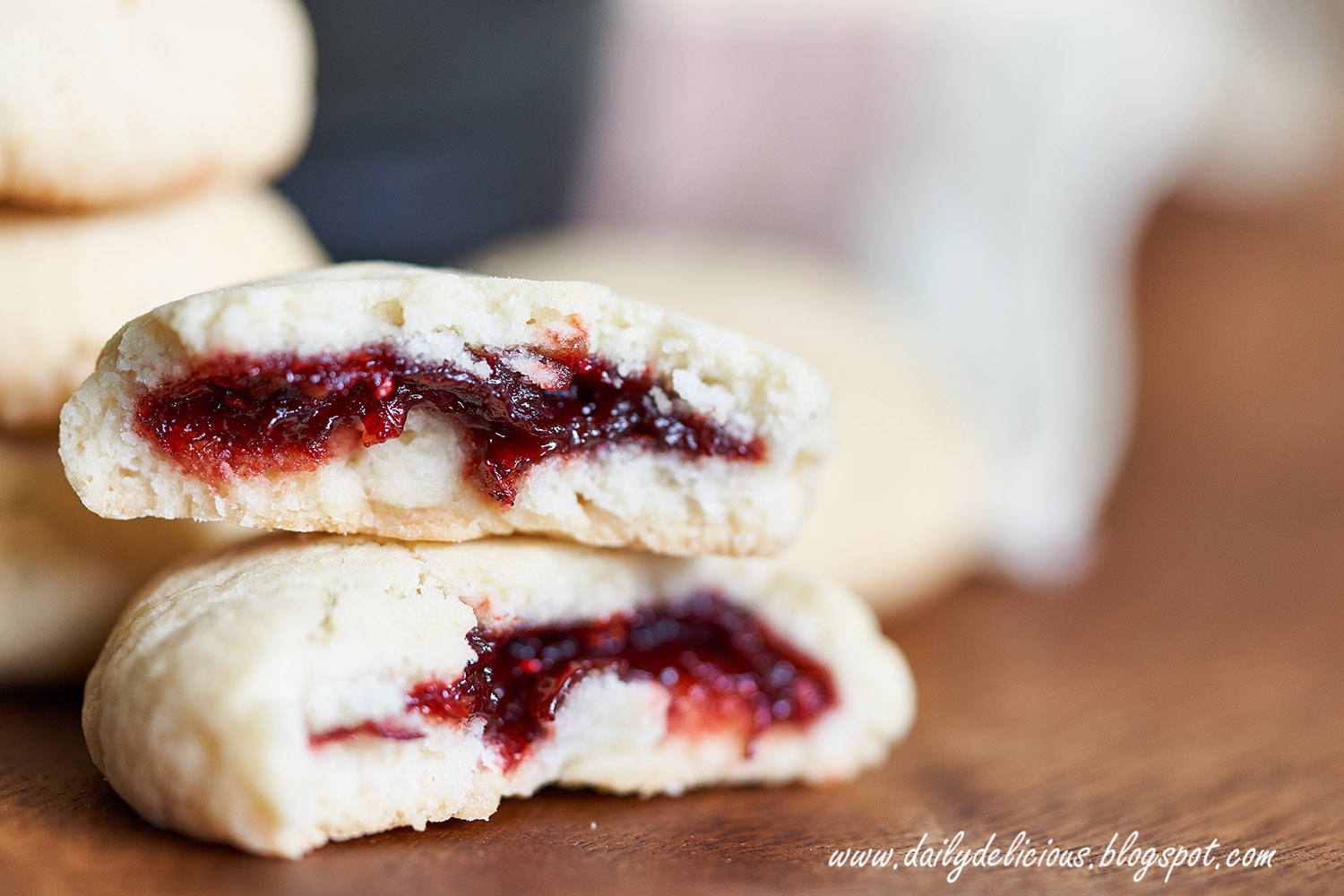 dailydelicious: Jam filled cookies