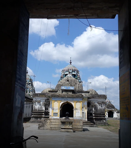 Tamilnadu Tourism: Karavera Nathar Temple, Karaveram, Thiruvarur