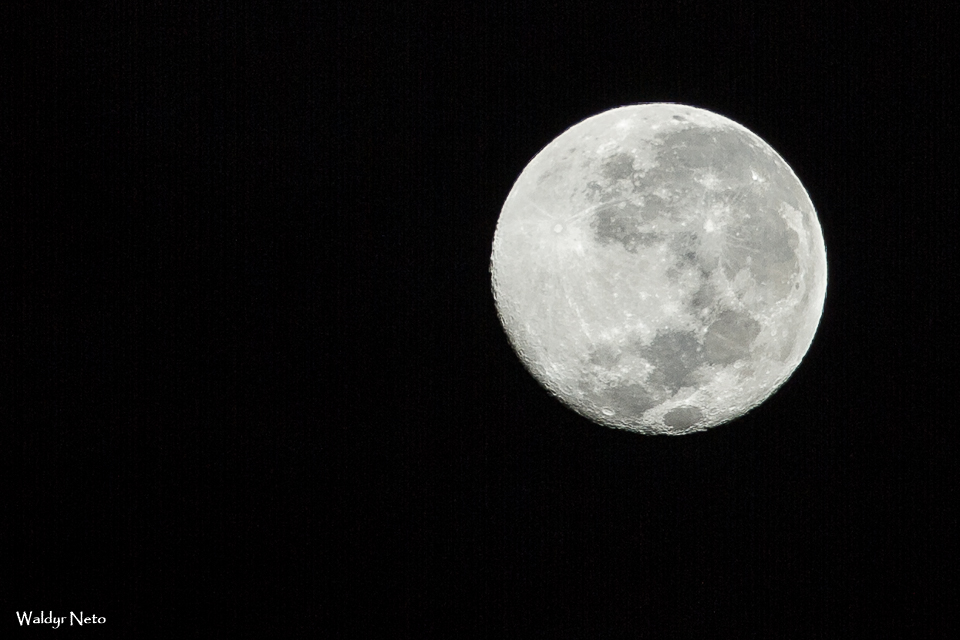 Magia da Montanha: Como fazer uma foto de paisagem com Lua cheia