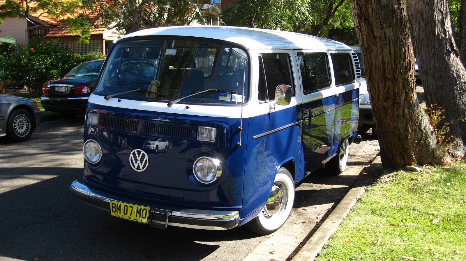 Aussie Old Parked Cars: 1977 Volkswagen Kombi