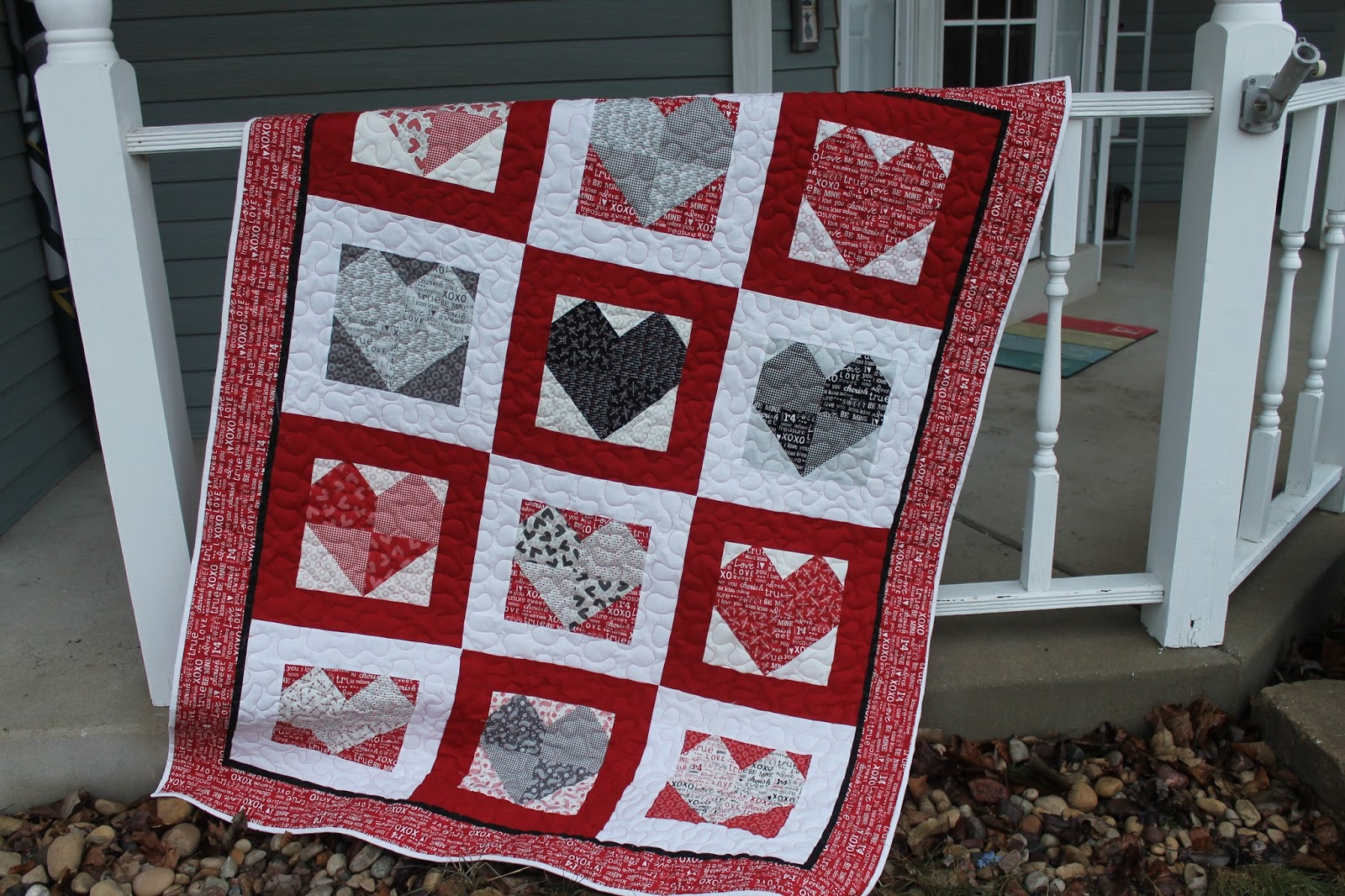 SunShine Sews...: Valentine Heart Quilt - Completed