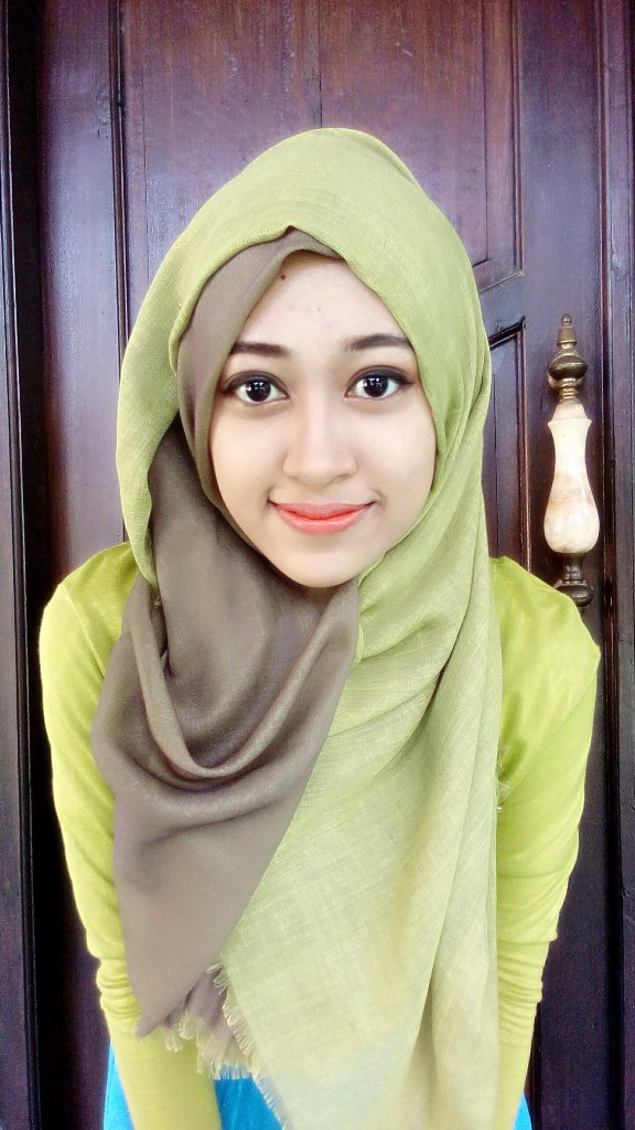 Koleksi Jilbab Turki Sutra Segi 4