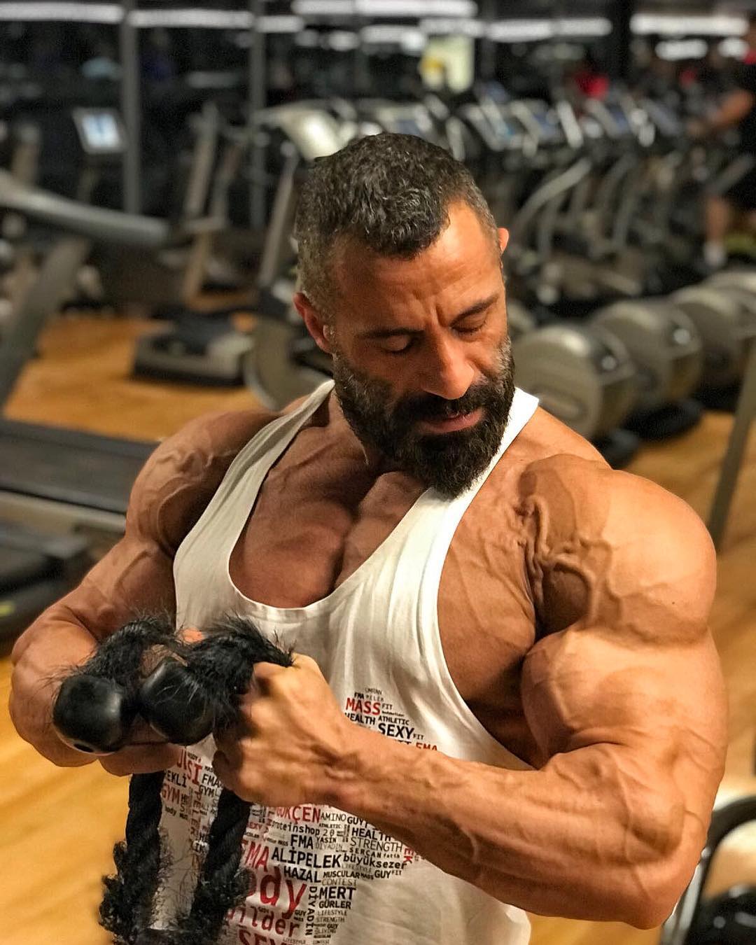 Muscle Lover: Turkish bodybuilder Murat Belen