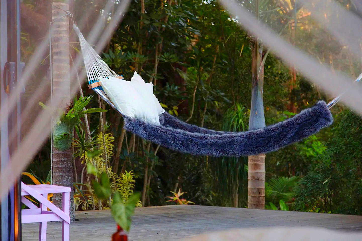 Shipping Container Homes & Buildings: 20 ft Small and Cozy Shipping ...