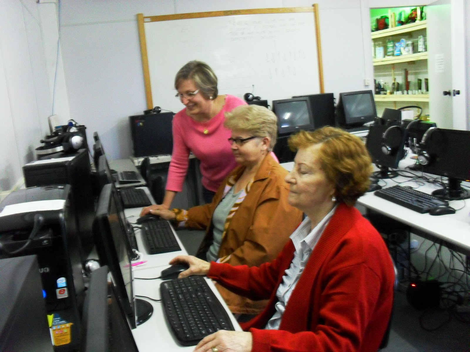 Multiplicando Talentos: Aulas de informática básica para Terceira Idade