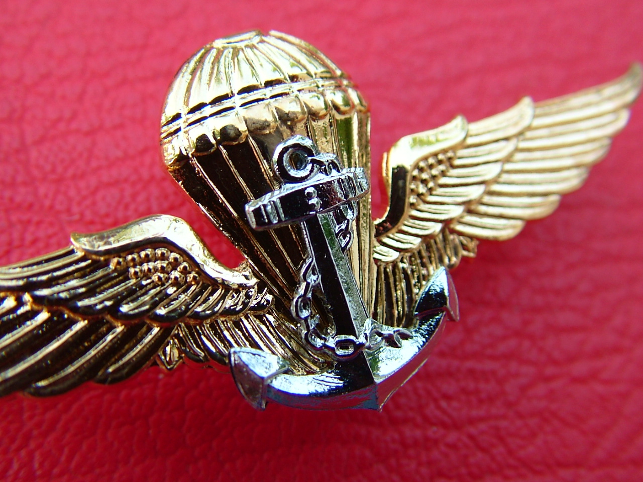 Royal Thai Navy Parachute Gold Plated Anchor Silver Plated Metal Badges ...