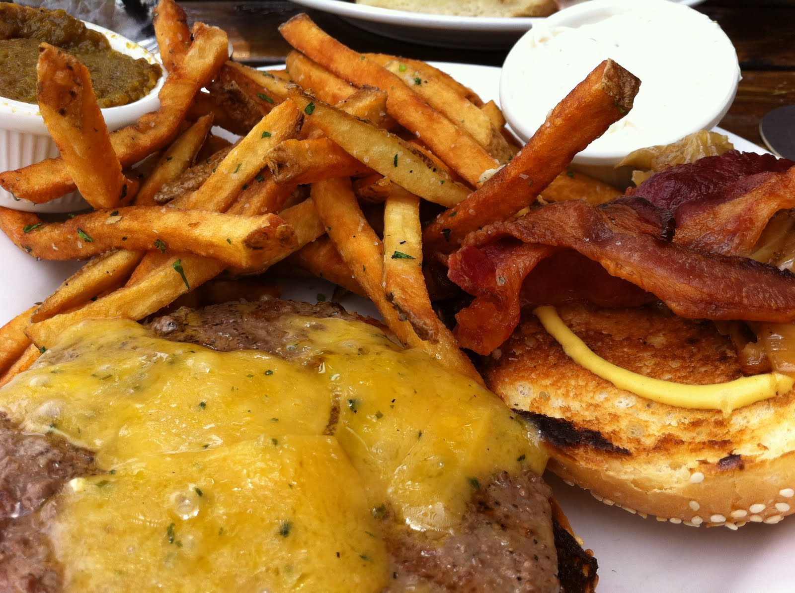 The Fat Artery: Capitol Pub - Dallas, TX