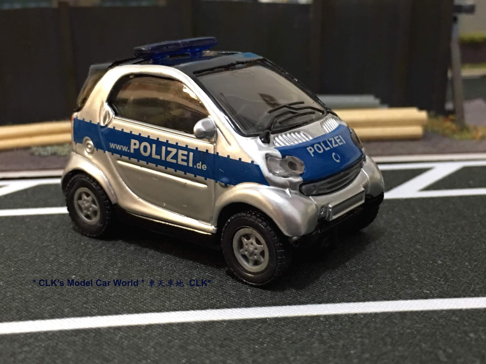 CLK's Model Car World * 車天車地 CLK: SIKU (1302) - SMART FORTWO POLICE CAR