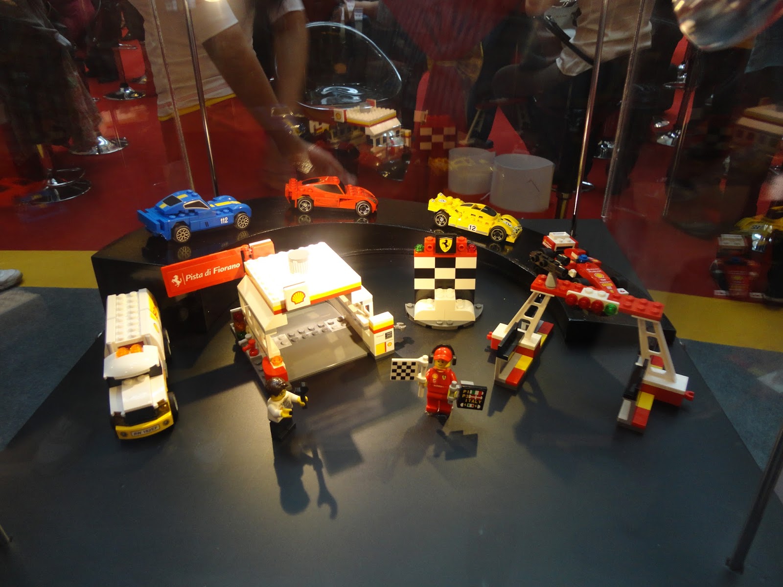 Motoring-Malaysia: Shell Launches the Shell V-Power LEGO Collection ...