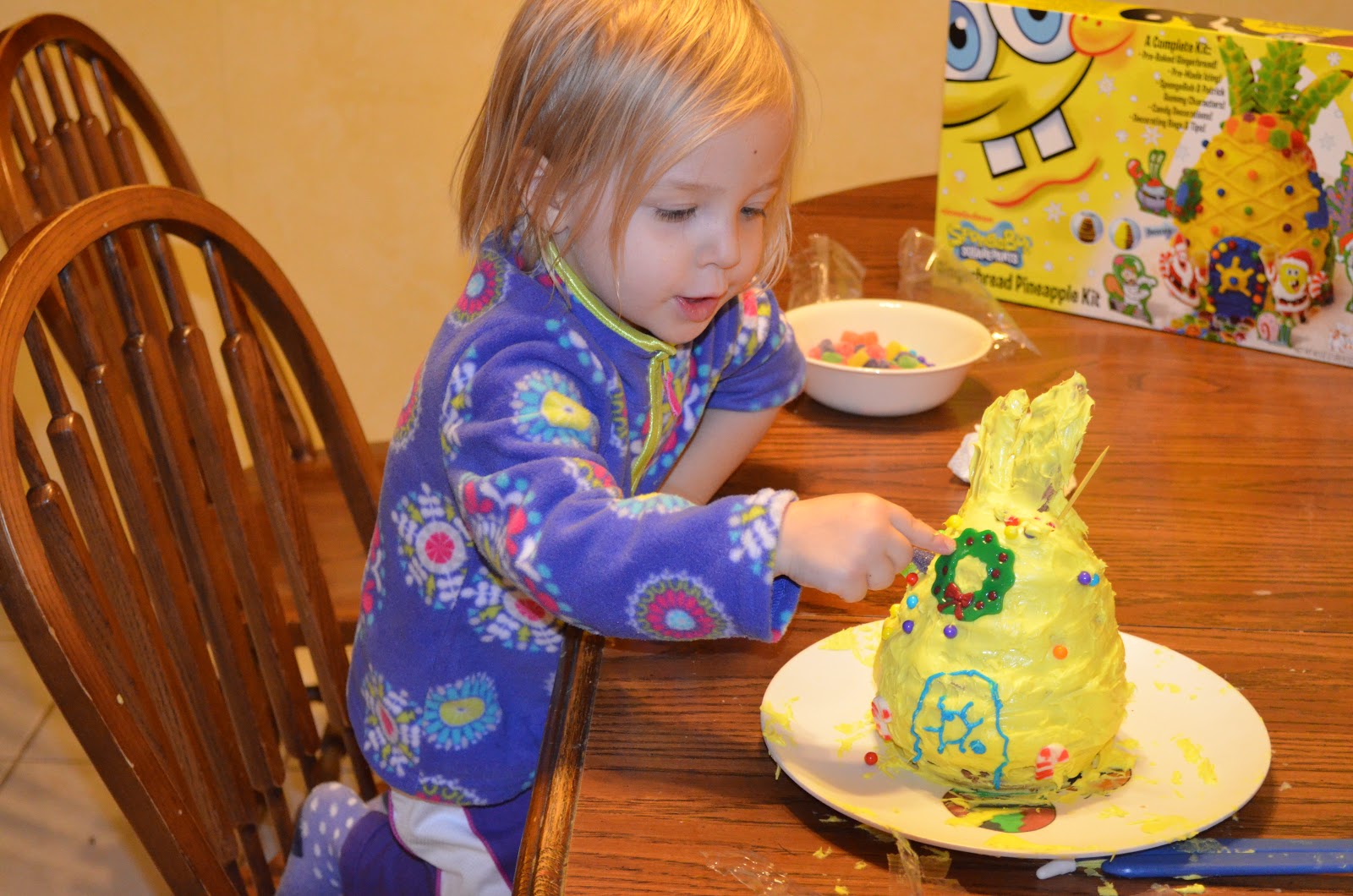The Gluvna Family: Gingerbread House - Spongebob Style