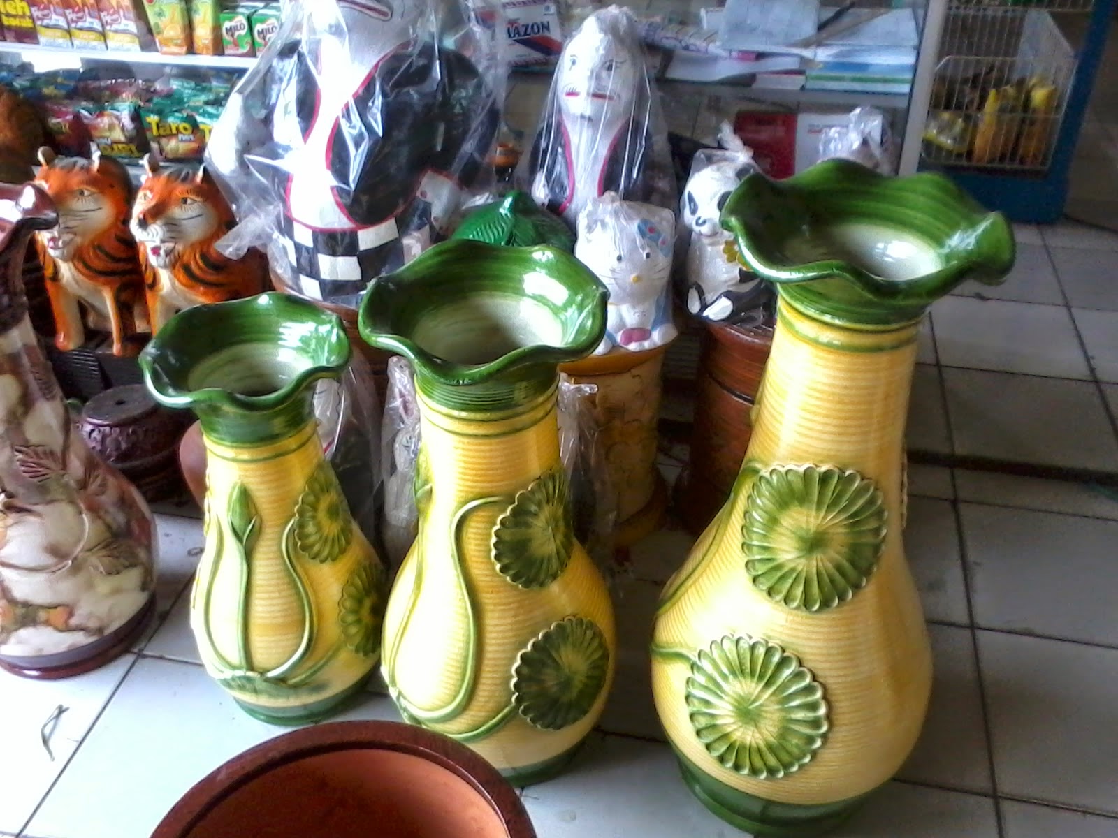 Jual Macam-macam Gerabah/Keramik : Pot Bunga, Pot Clay, Vas, Kendi ...